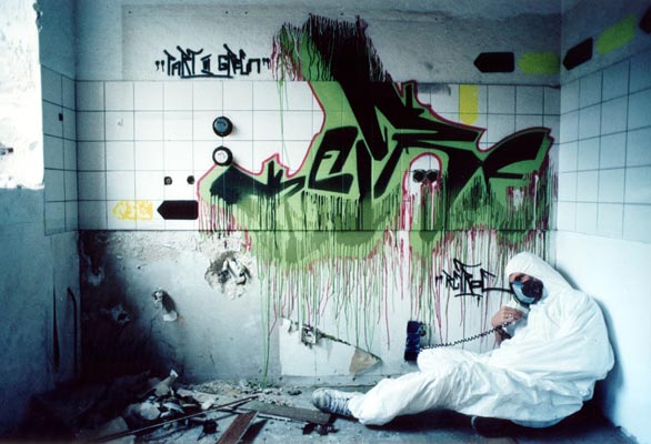 Monika Leitner - OFF THE WALL - Transforming Style: Graffiti weitergedacht